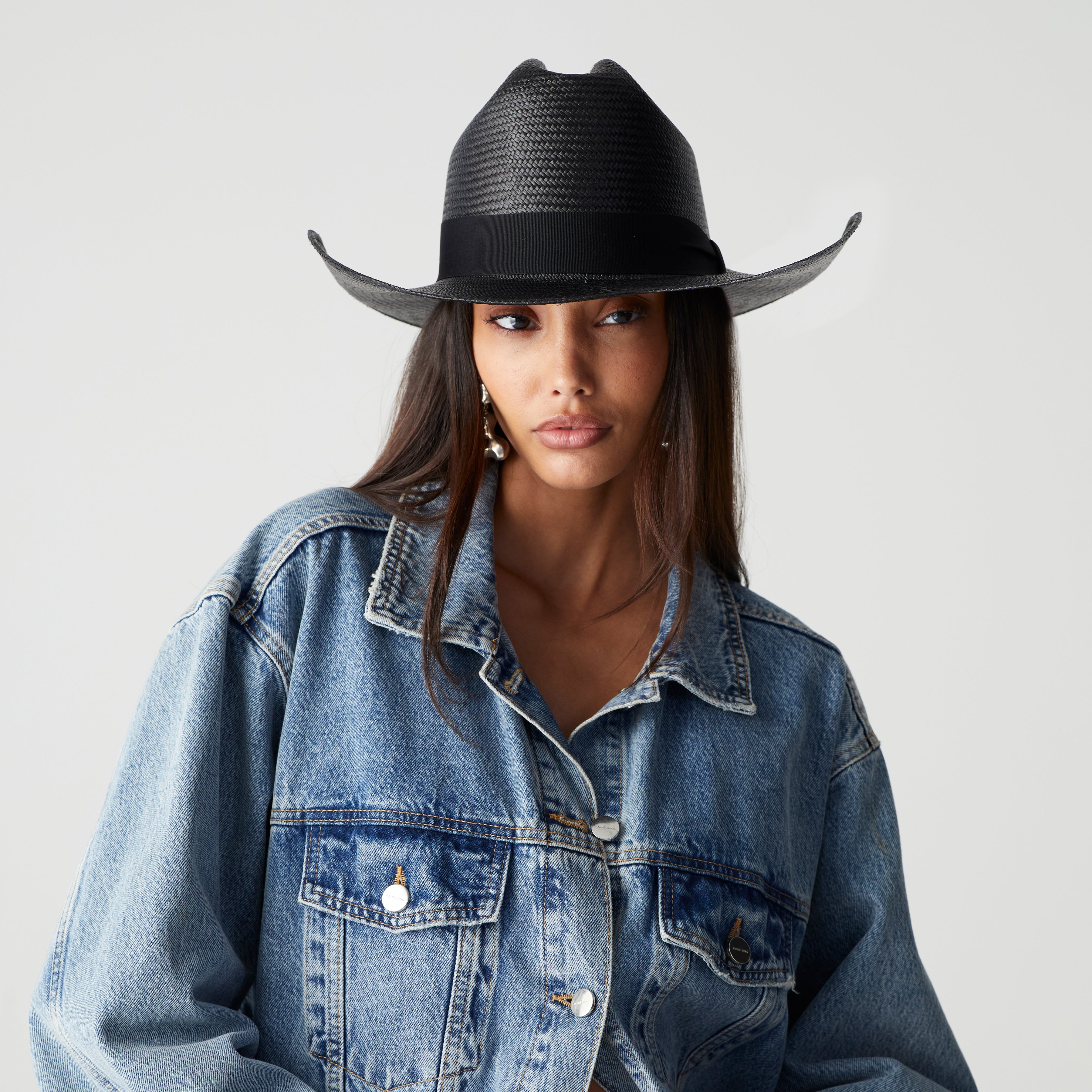 Cleo – Cafe Society