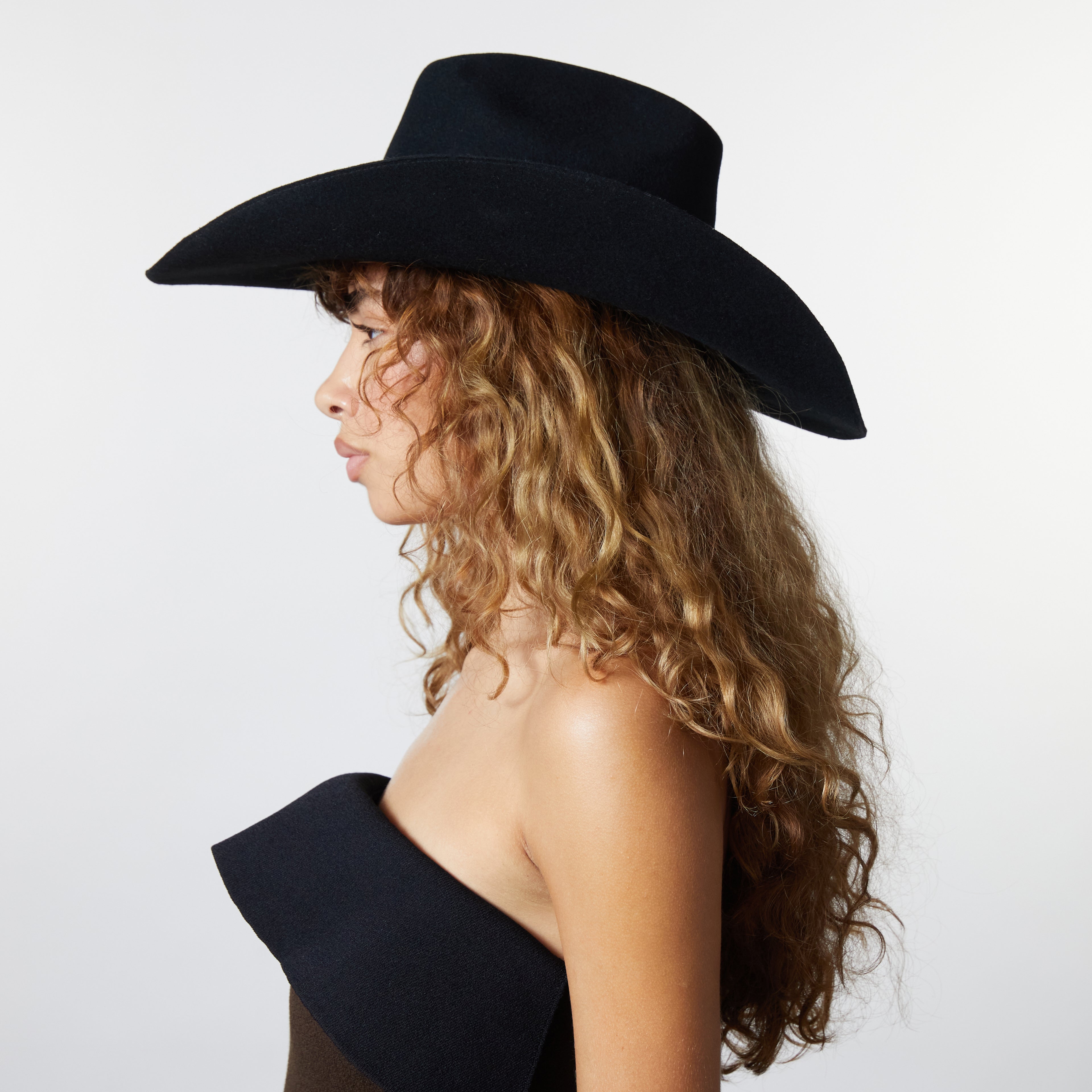 Cleo – Cafe Society